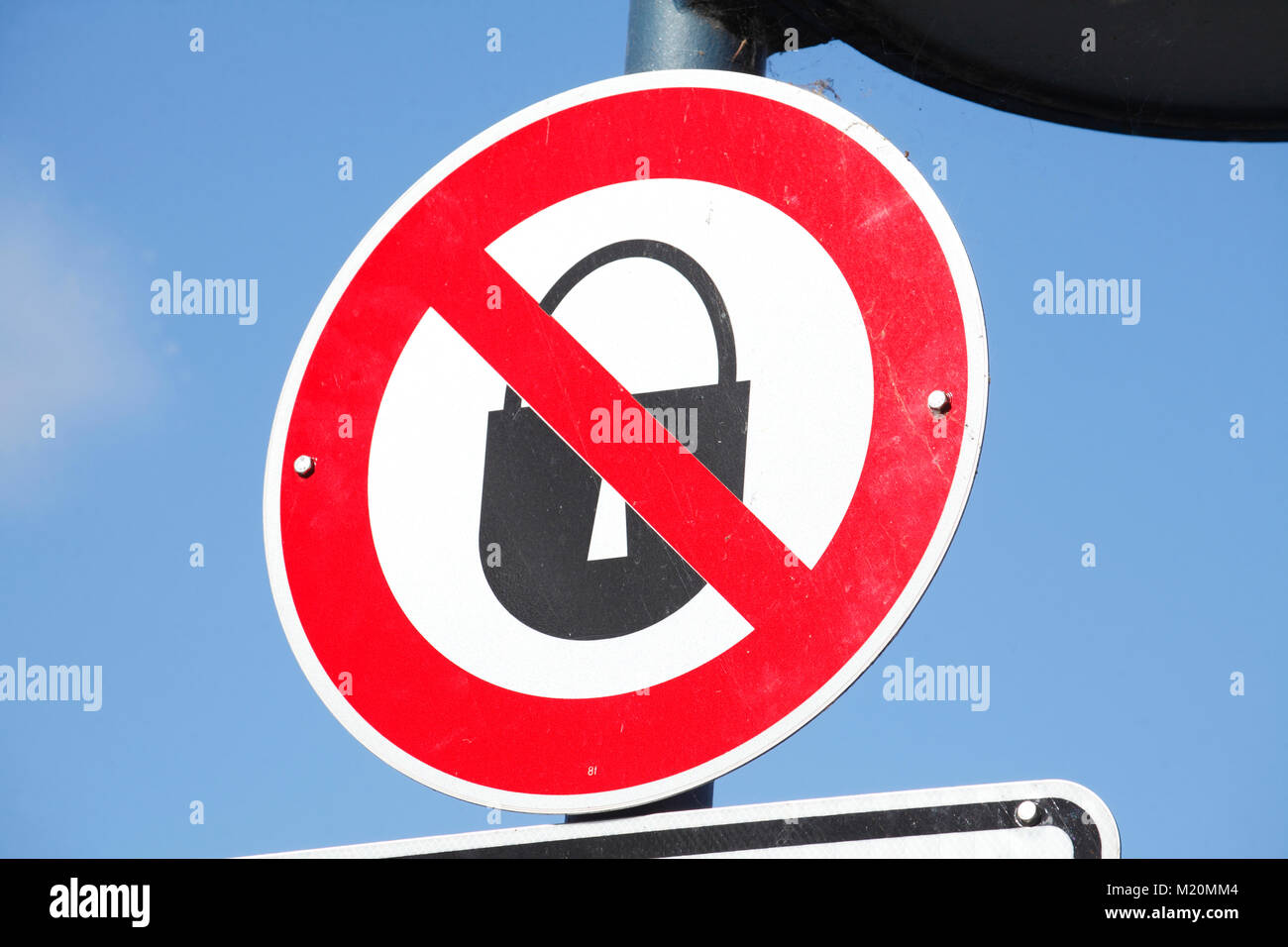 sign padlcok is not allowed Stock Photo - Alamy