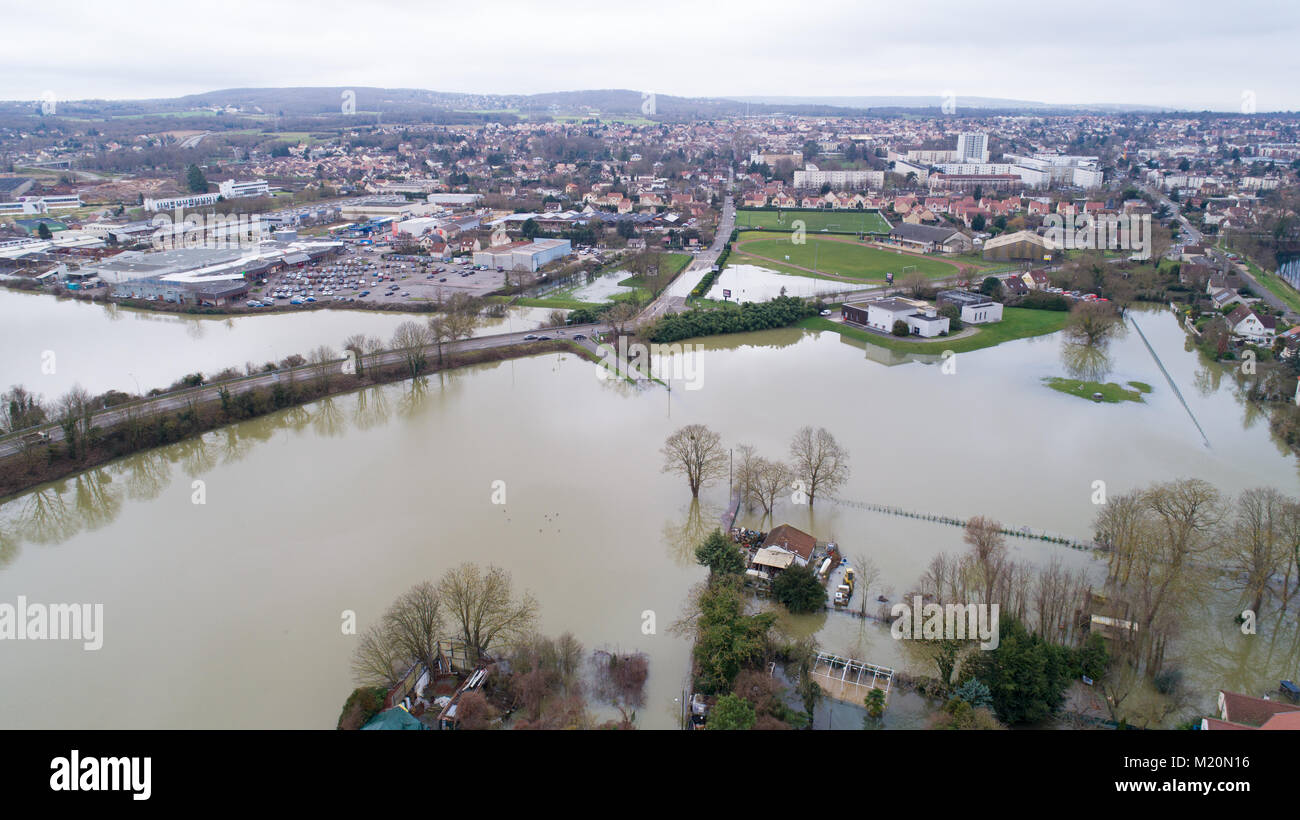 Sur seine hi-res stock photography and images - Alamy