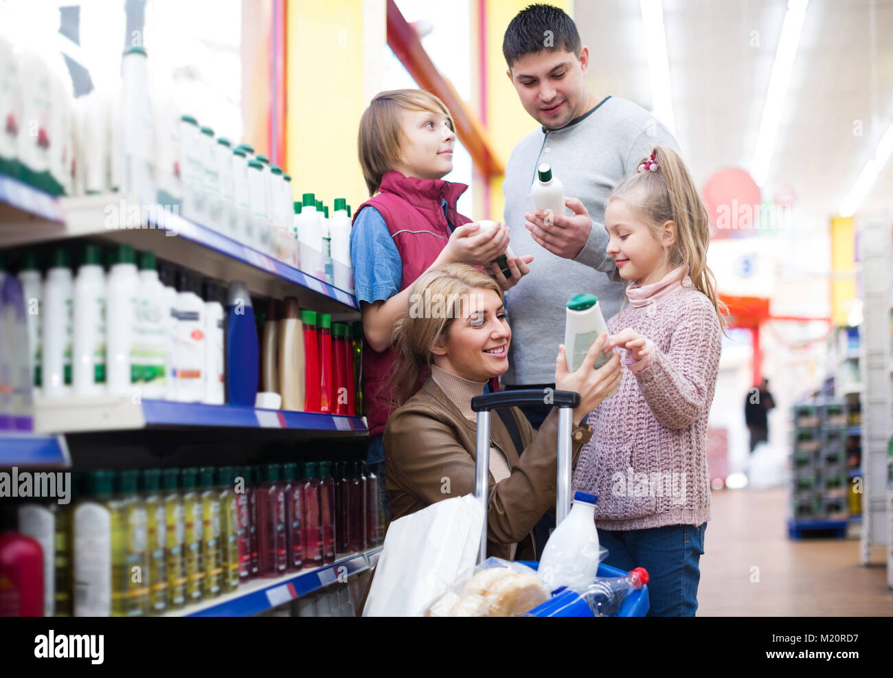 Children shampoo hi-res stock photography and images - Alamy