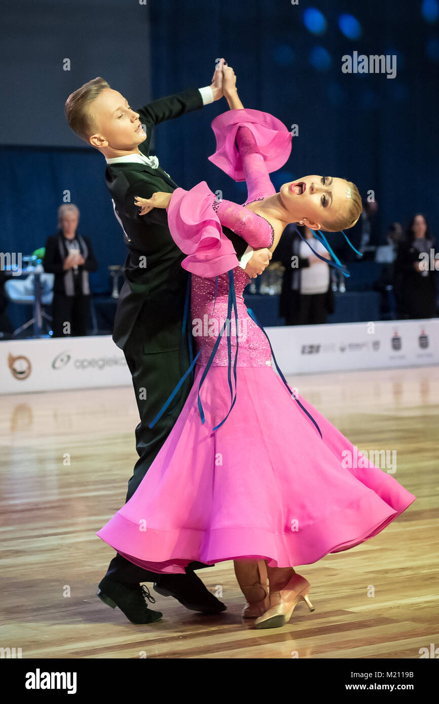 dancers dancing standard dance Stock Photo - Alamy