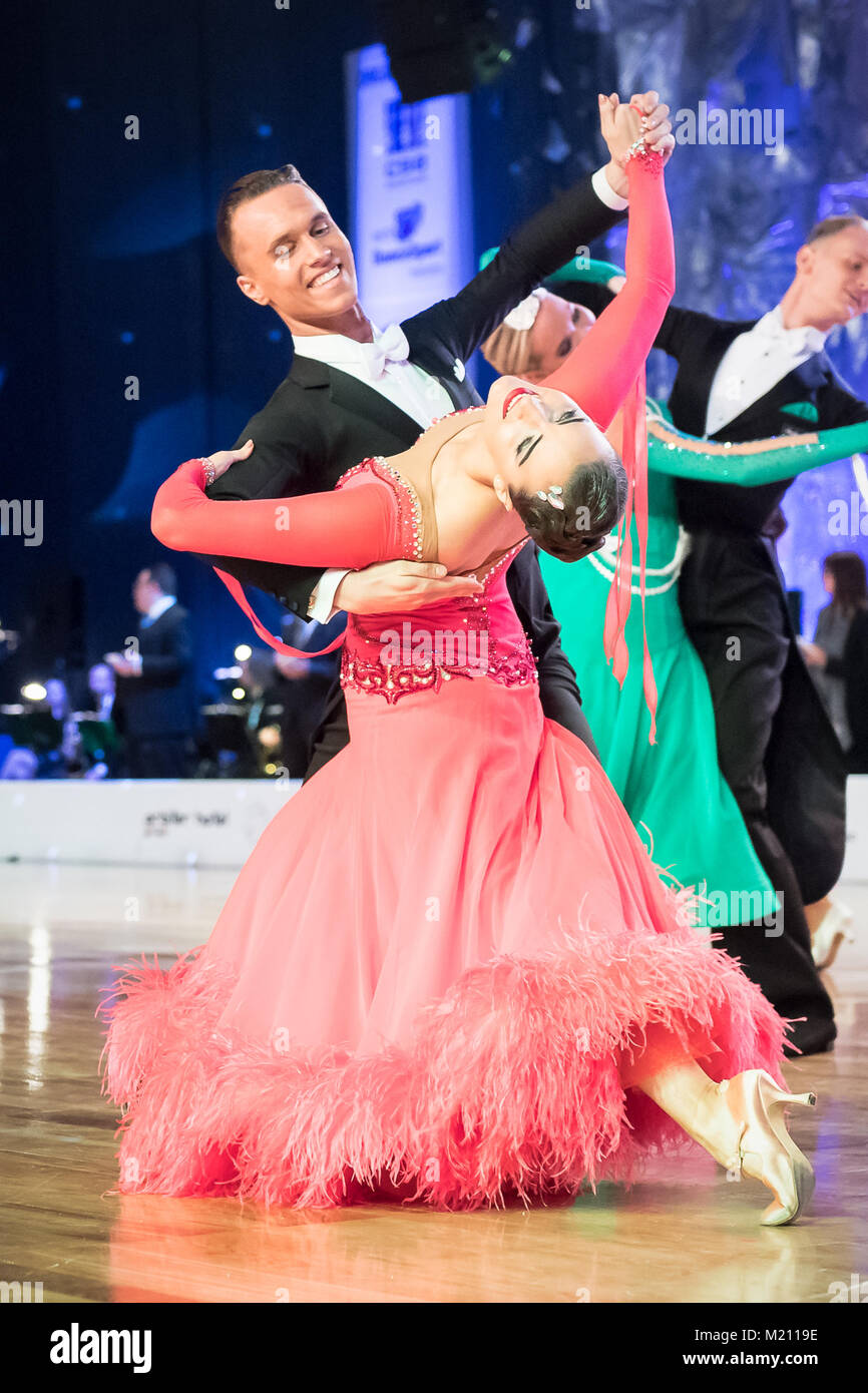 dancers dancing standard dance Stock Photo - Alamy