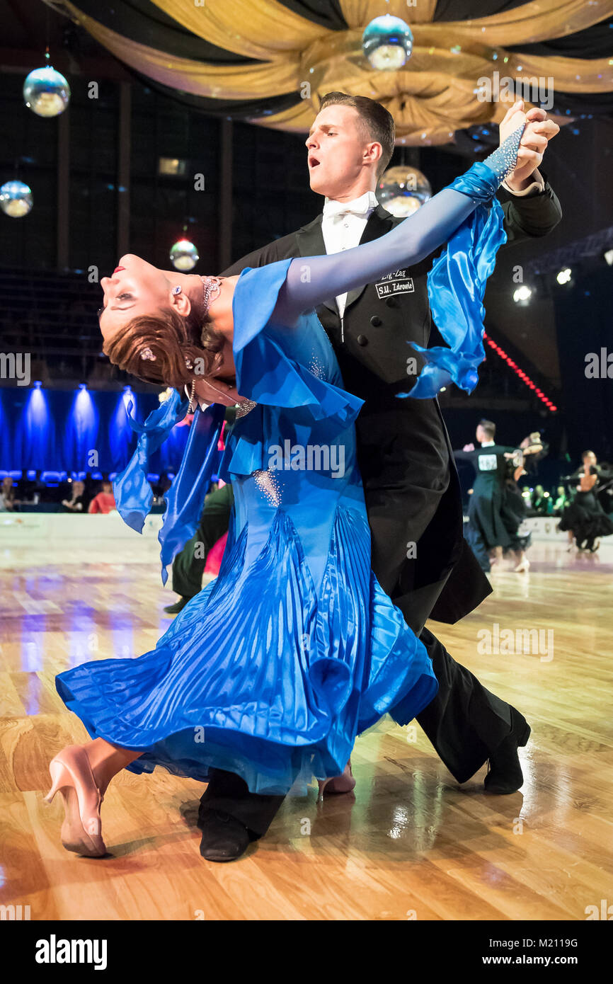 dancers dancing standard dance Stock Photo - Alamy