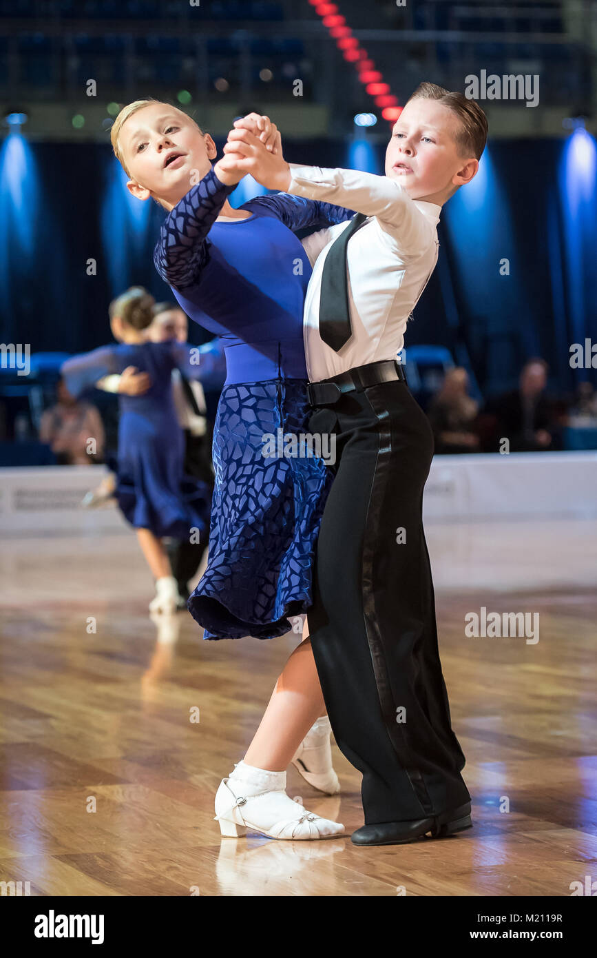 dancers dancing standard dance Stock Photo - Alamy