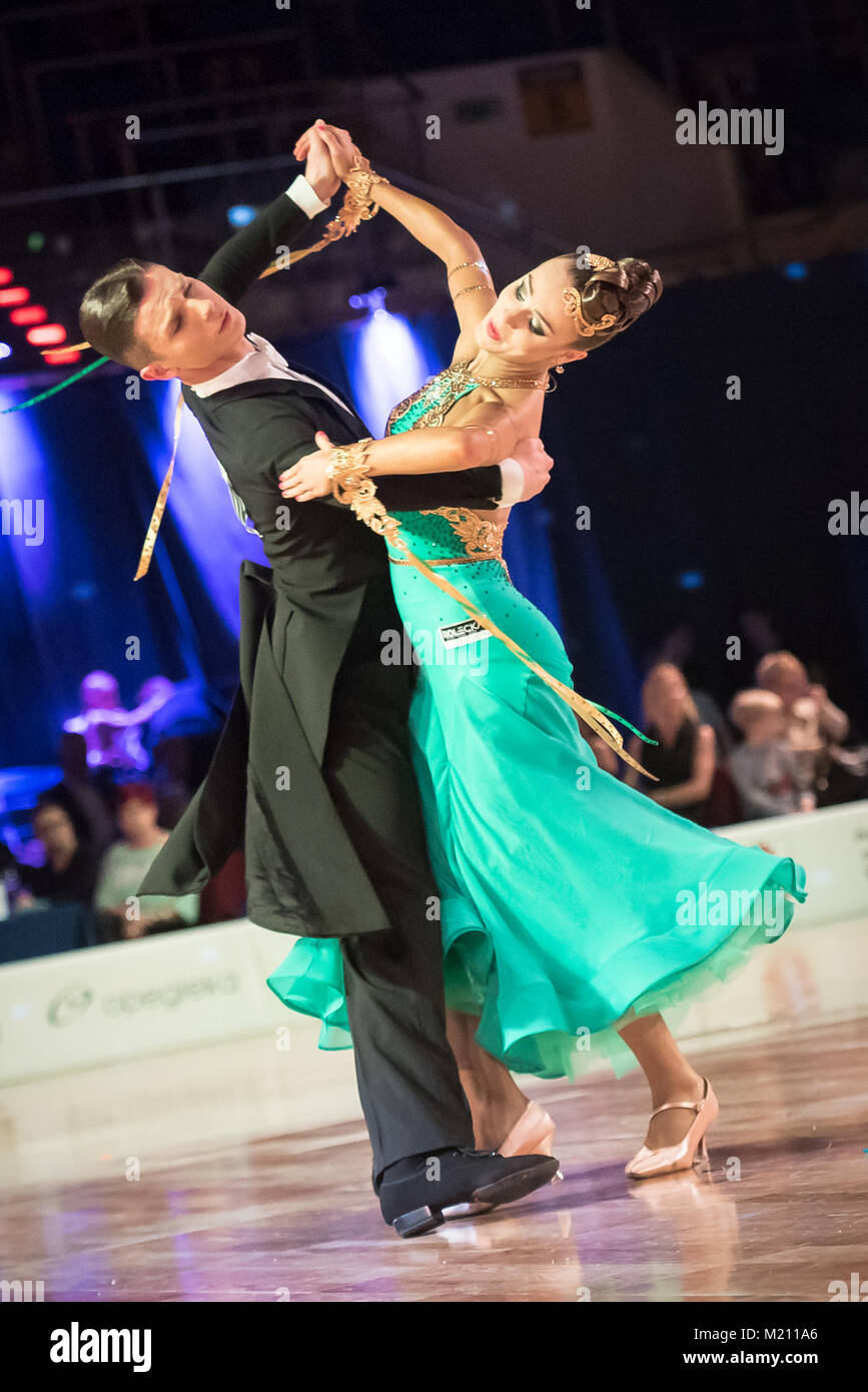 dancers dancing standard dance Stock Photo - Alamy