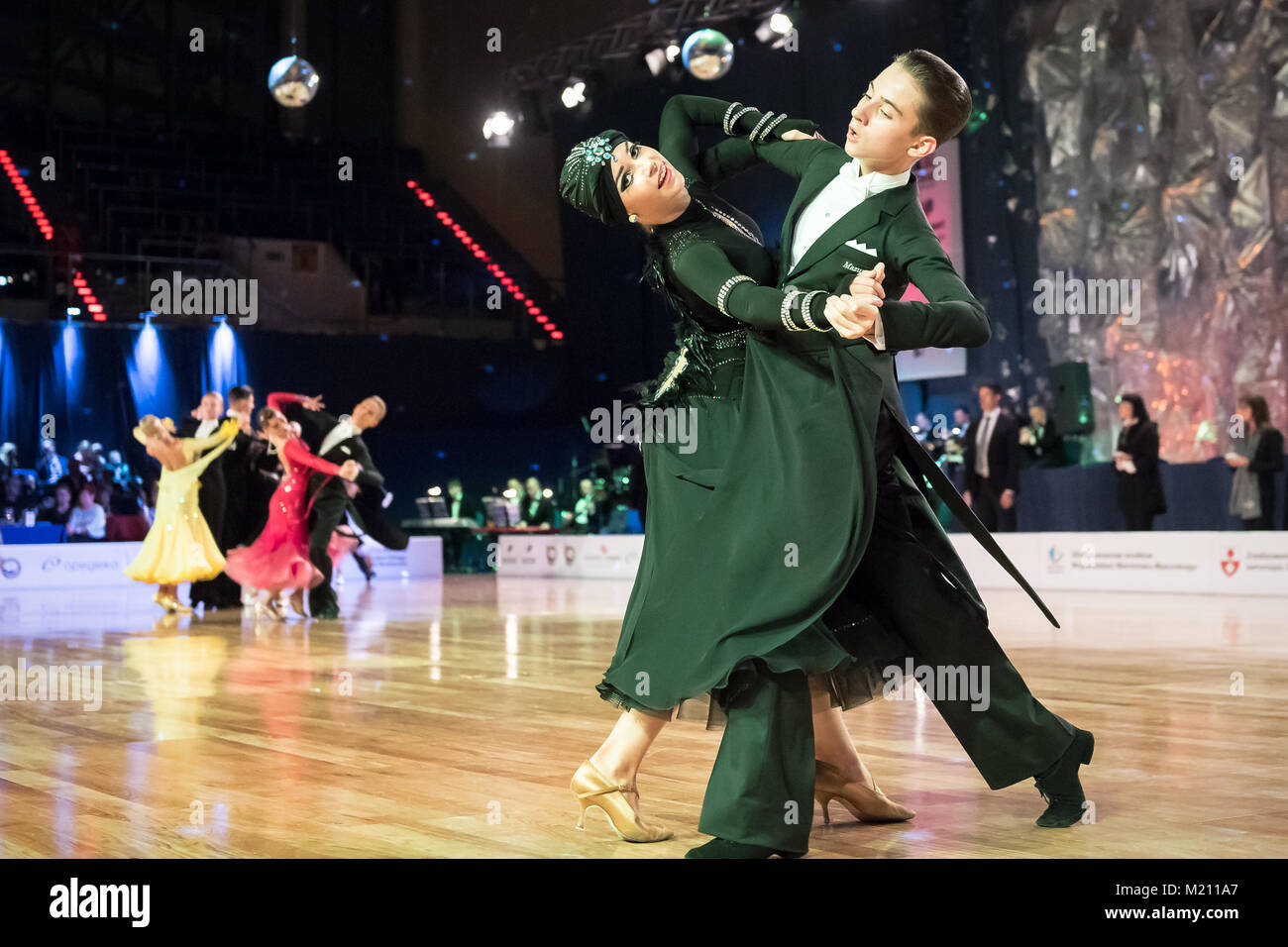 dancers dancing standard dance Stock Photo - Alamy