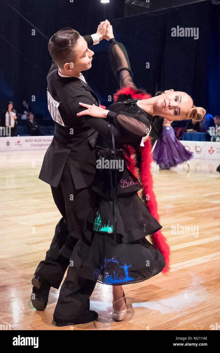 dancers dancing standard dance Stock Photo - Alamy