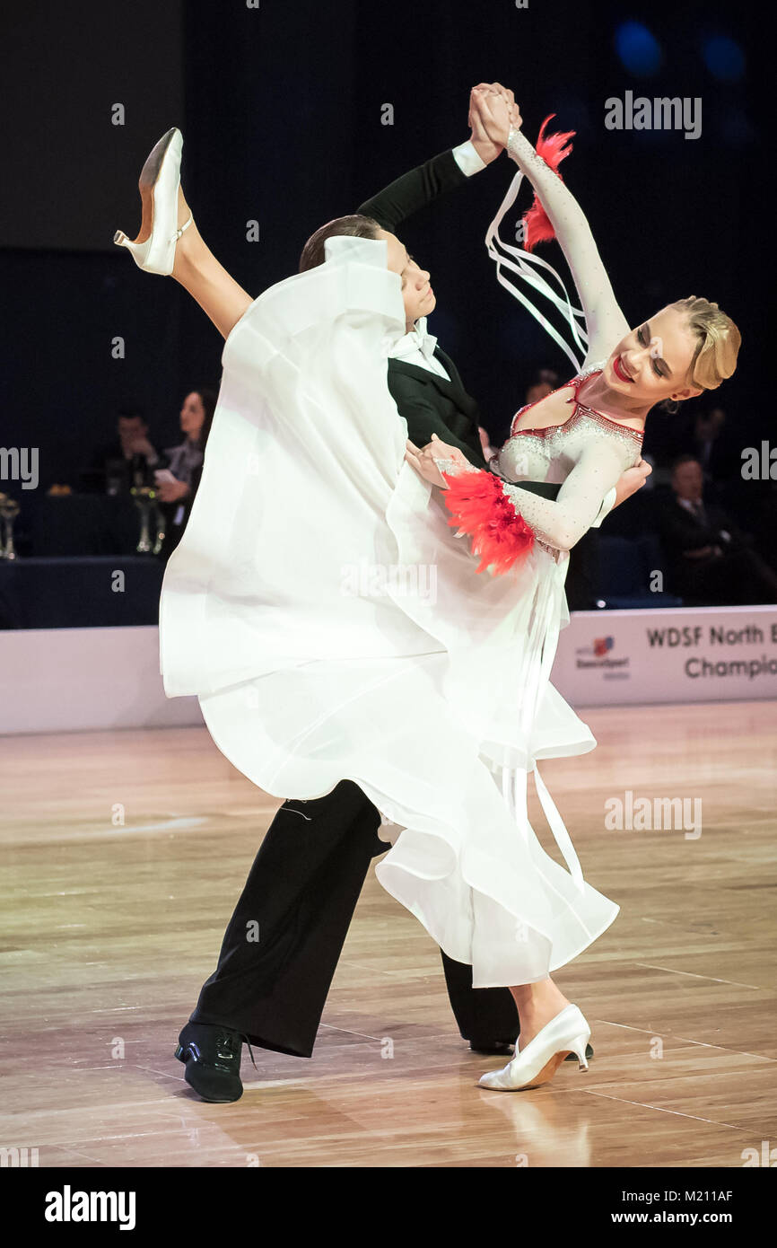 dancers dancing standard dance Stock Photo - Alamy