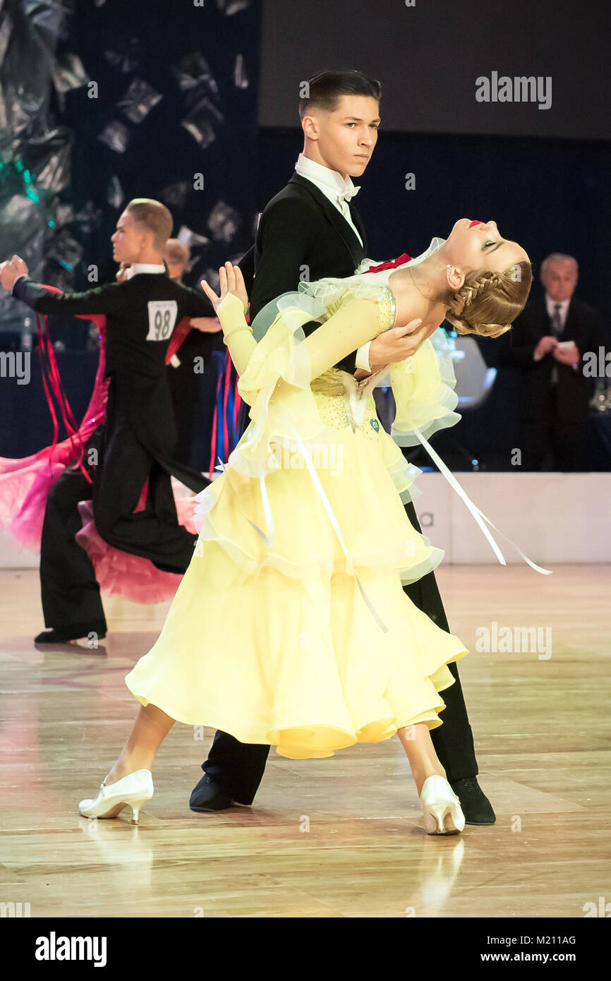 dancers dancing standard dance Stock Photo - Alamy