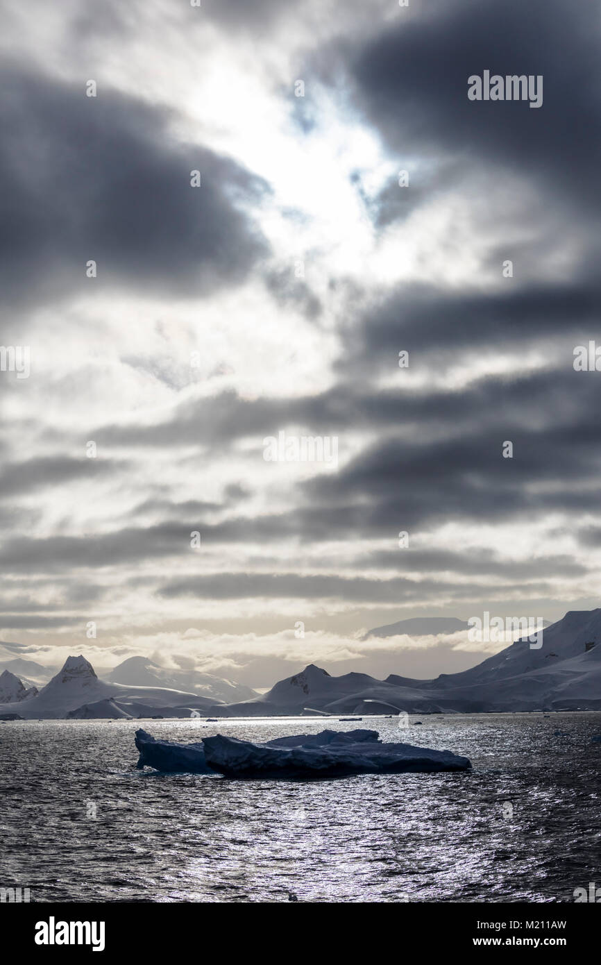 Ice skies hi-res stock photography and images - Alamy
