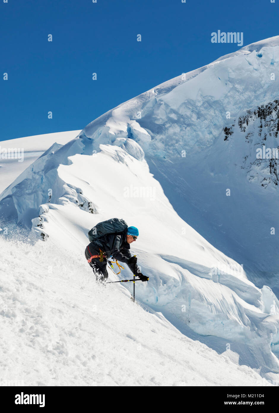 Mountaineers hi-res stock photography and images - Alamy