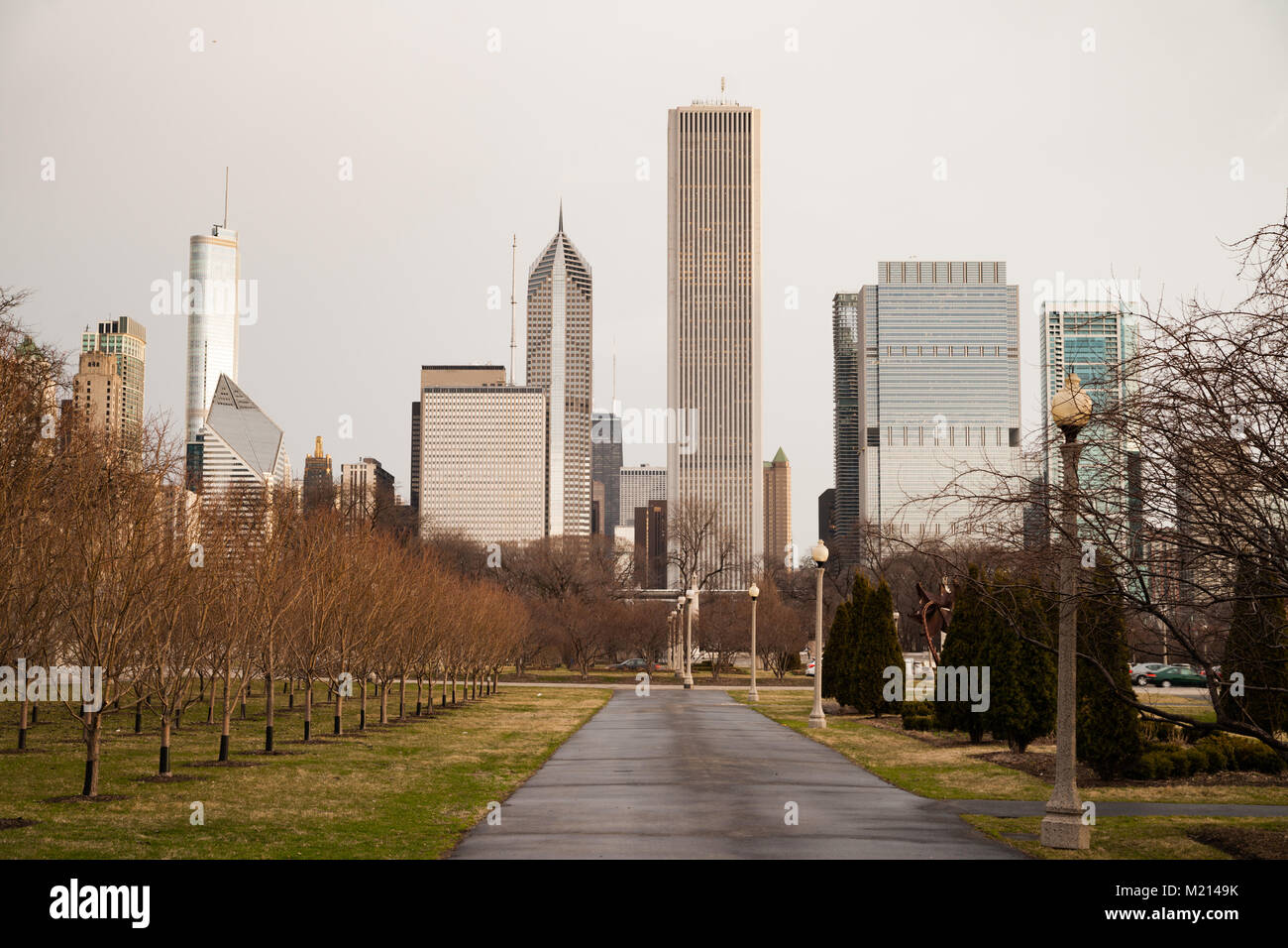 Chicago city skyline with grey skyscrapers hi-res stock photography and ...