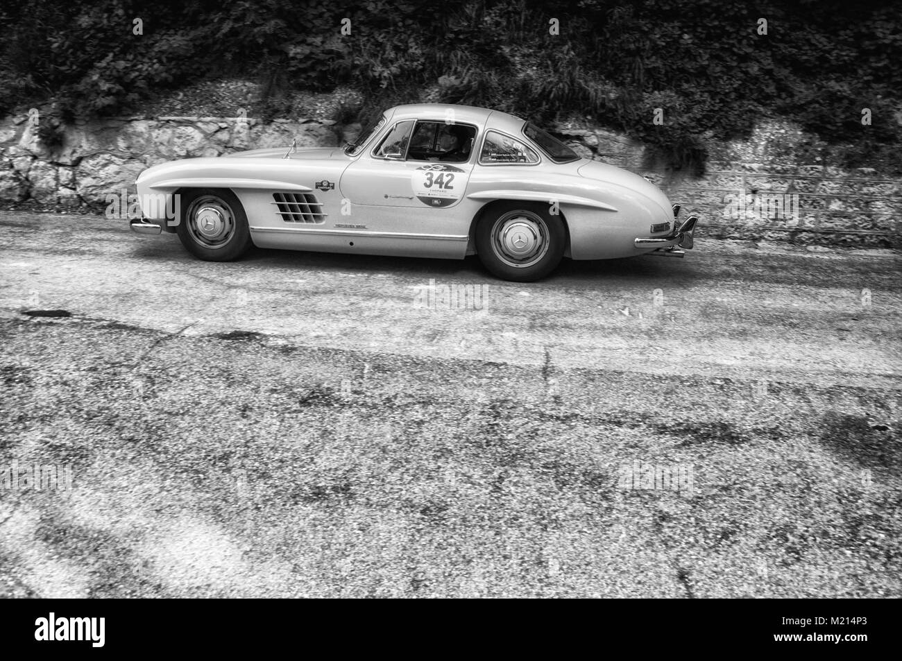 MERCEDES-BENZ 300 SL COUPÉ W 198 1954 on an old racing car in rally ...