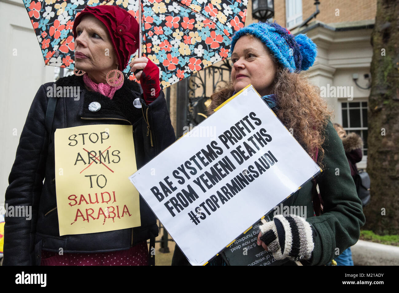 Campaign against arms trade caat hi-res stock photography and images ...