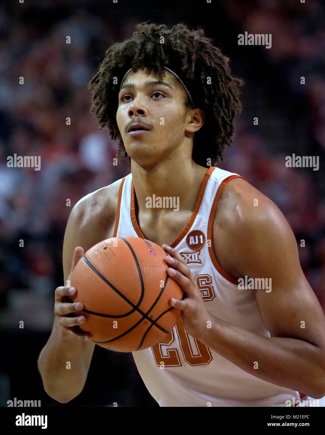 Feb 3, 2018. Jericho Sims #20 of the Texas Longhorns in action vs the ...