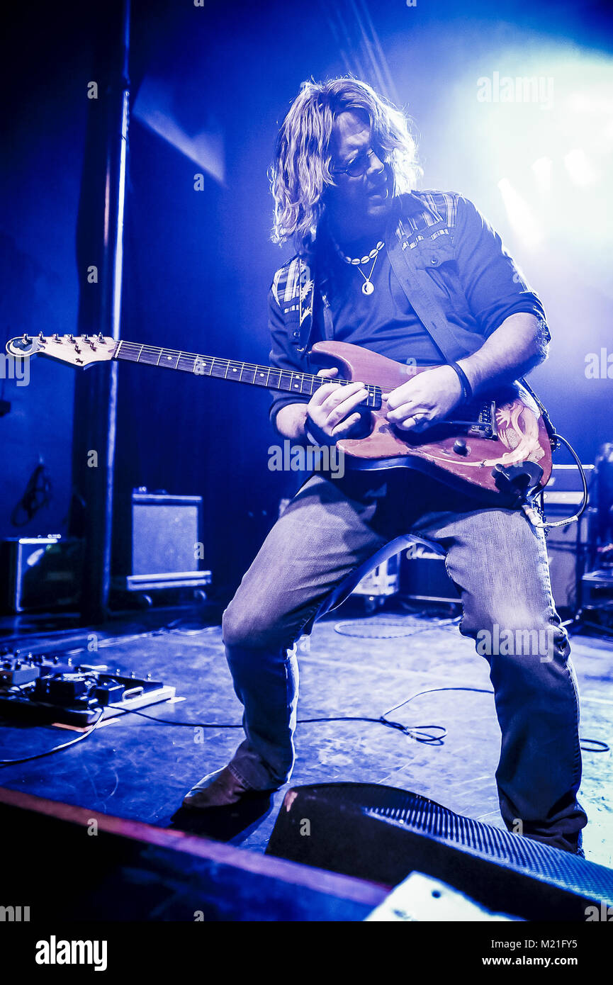 Santa Ana, CA, USA. 27th Jan, 2018. Mark Bonilla performers at RMR ...