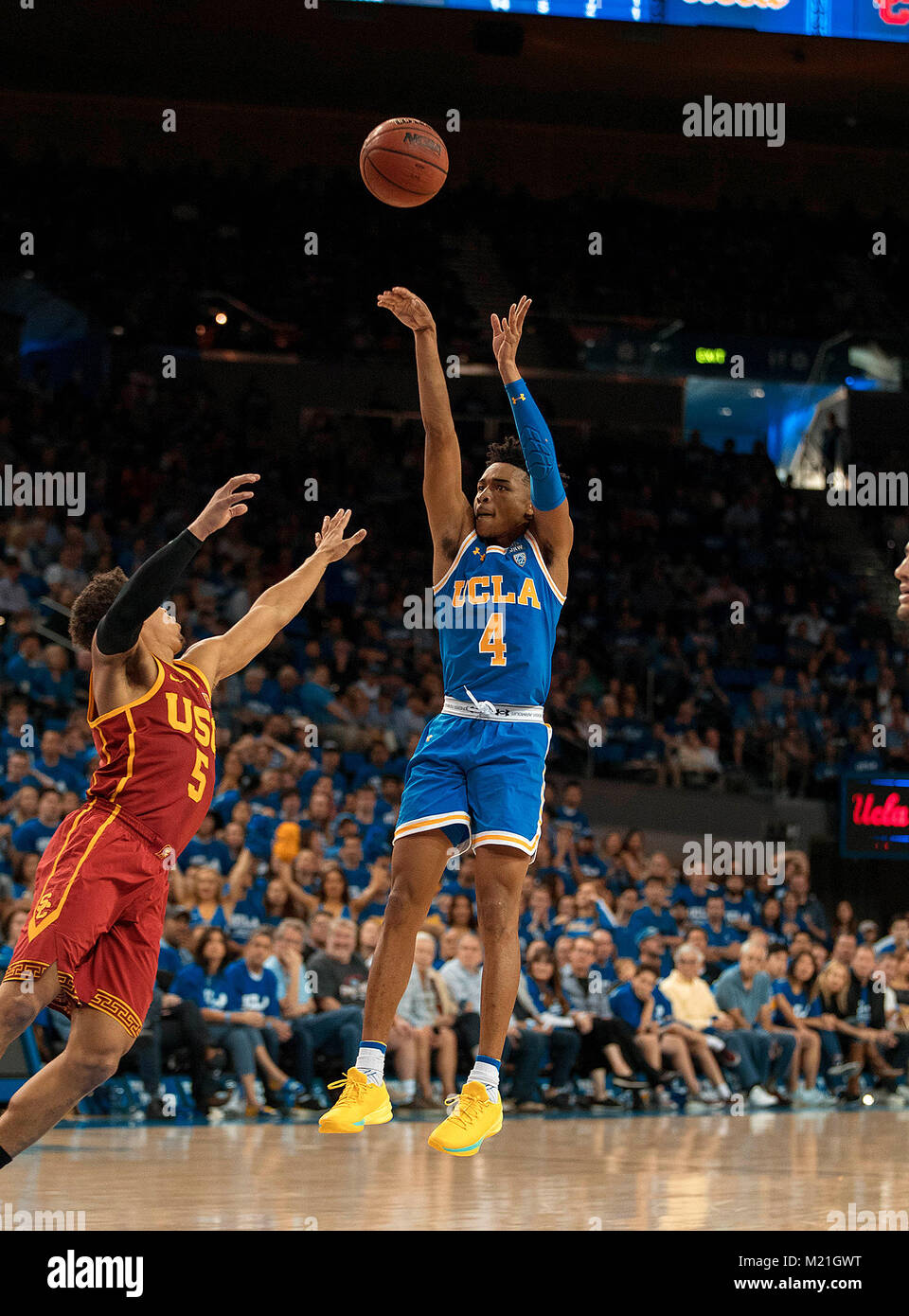 Los Angeles, CA, USA. 03rd Feb, 2018. UCLA guard (4) Jaylen Hands puts ...