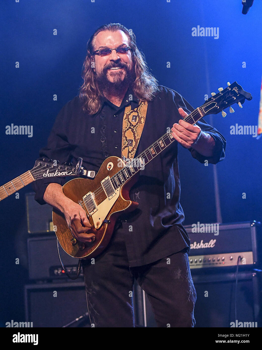 Greatest wire artists hi-res stock photography and images - Alamy