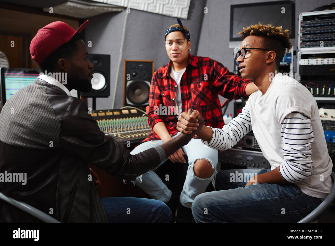 Studio collaboration hi-res stock photography and images - Alamy