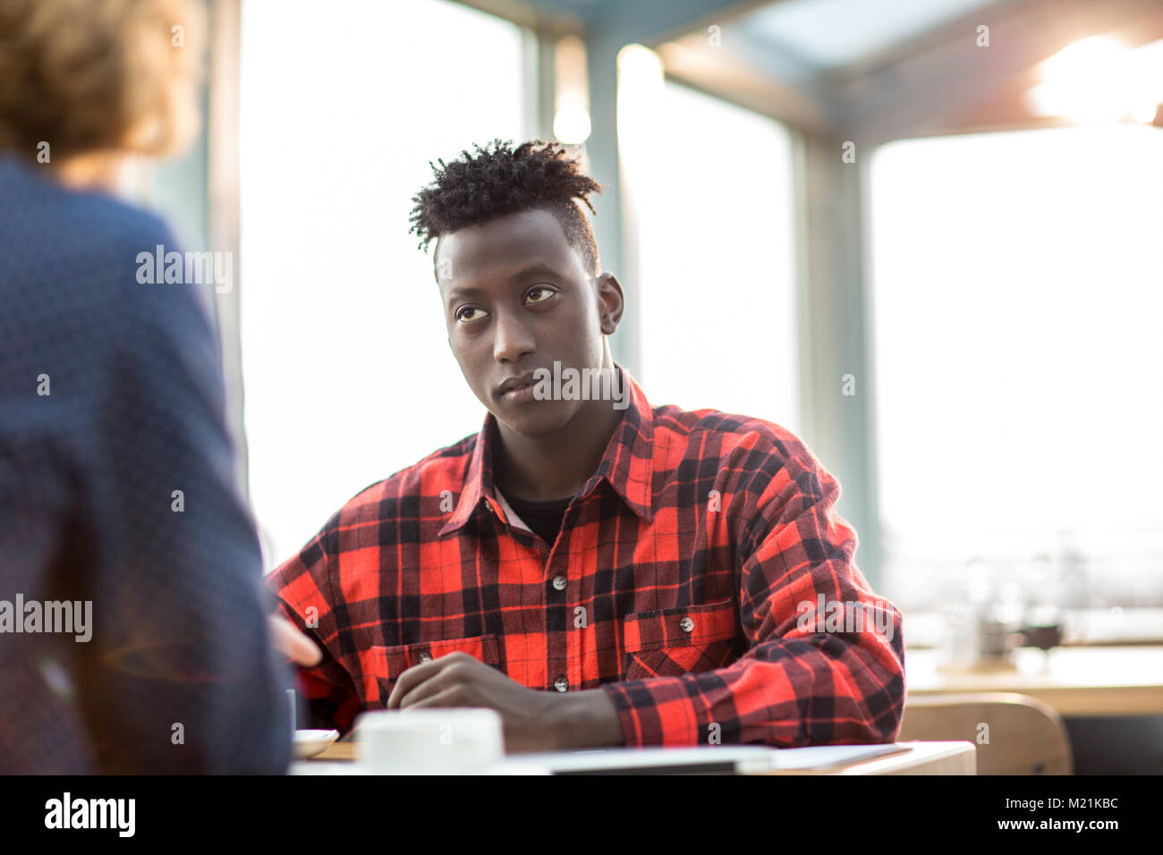 Conversation moment hi-res stock photography and images - Alamy