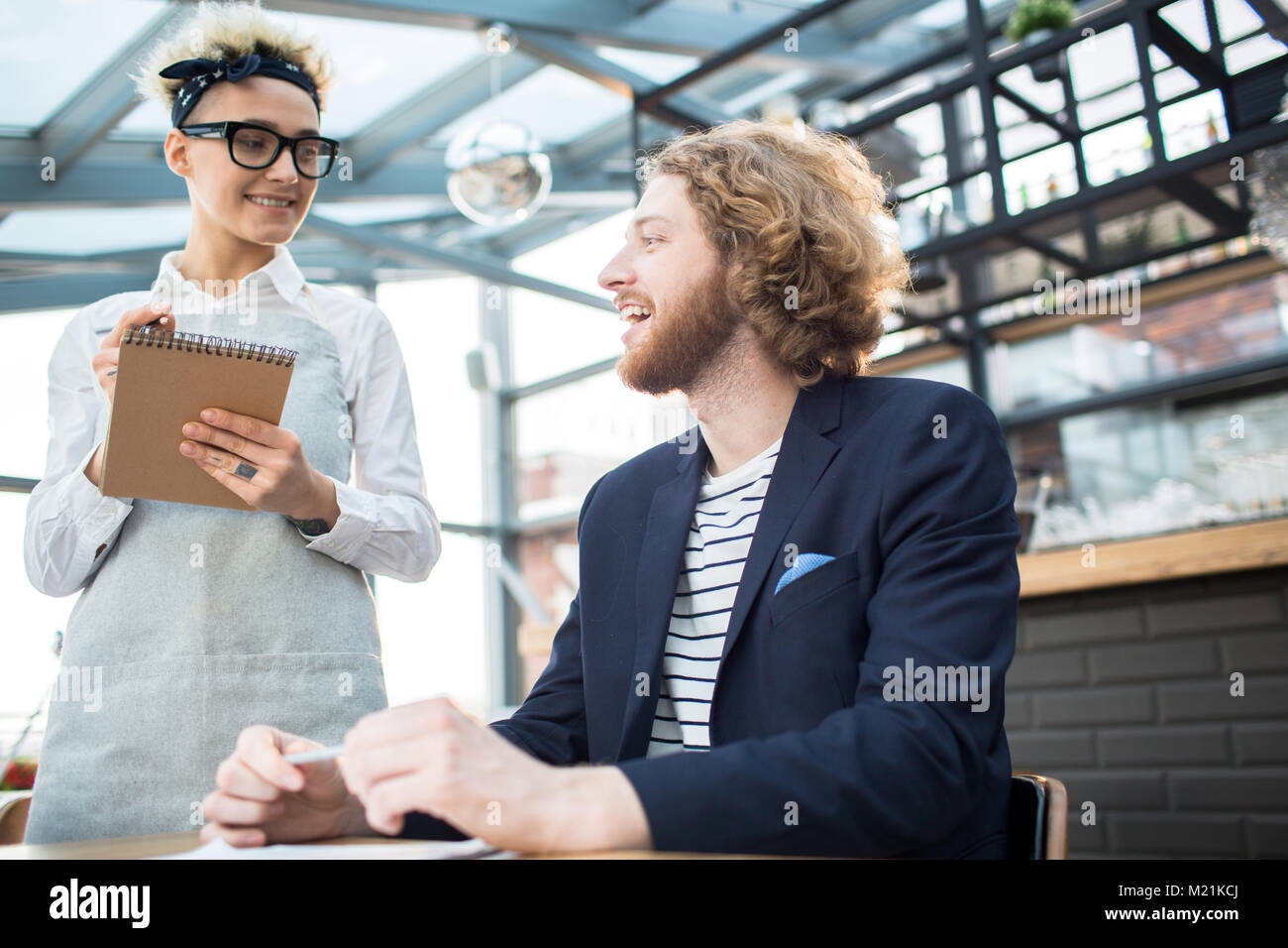 Ordering food at diner hi-res stock photography and images - Alamy