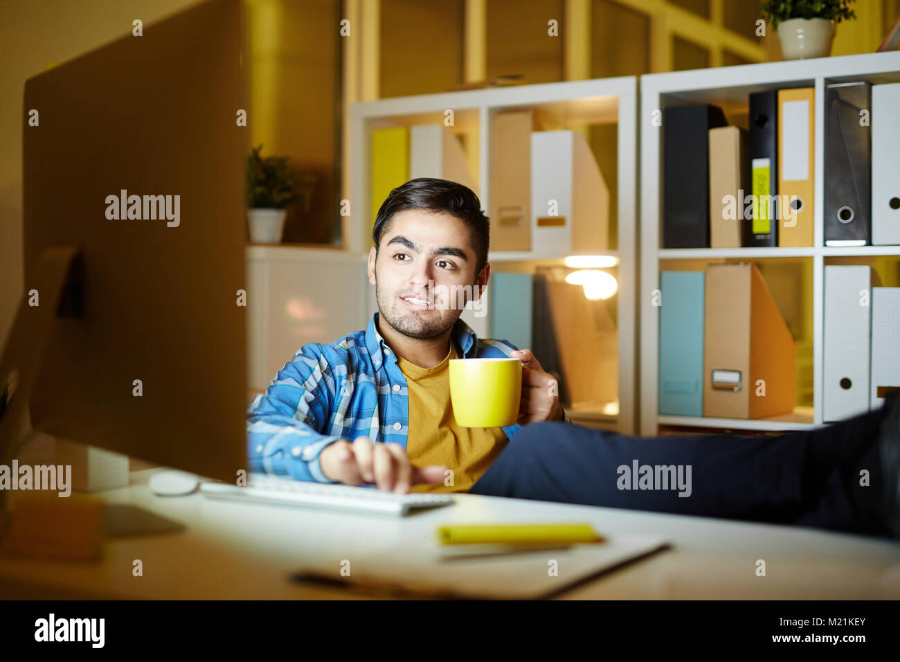 Overtime work hi-res stock photography and images - Alamy