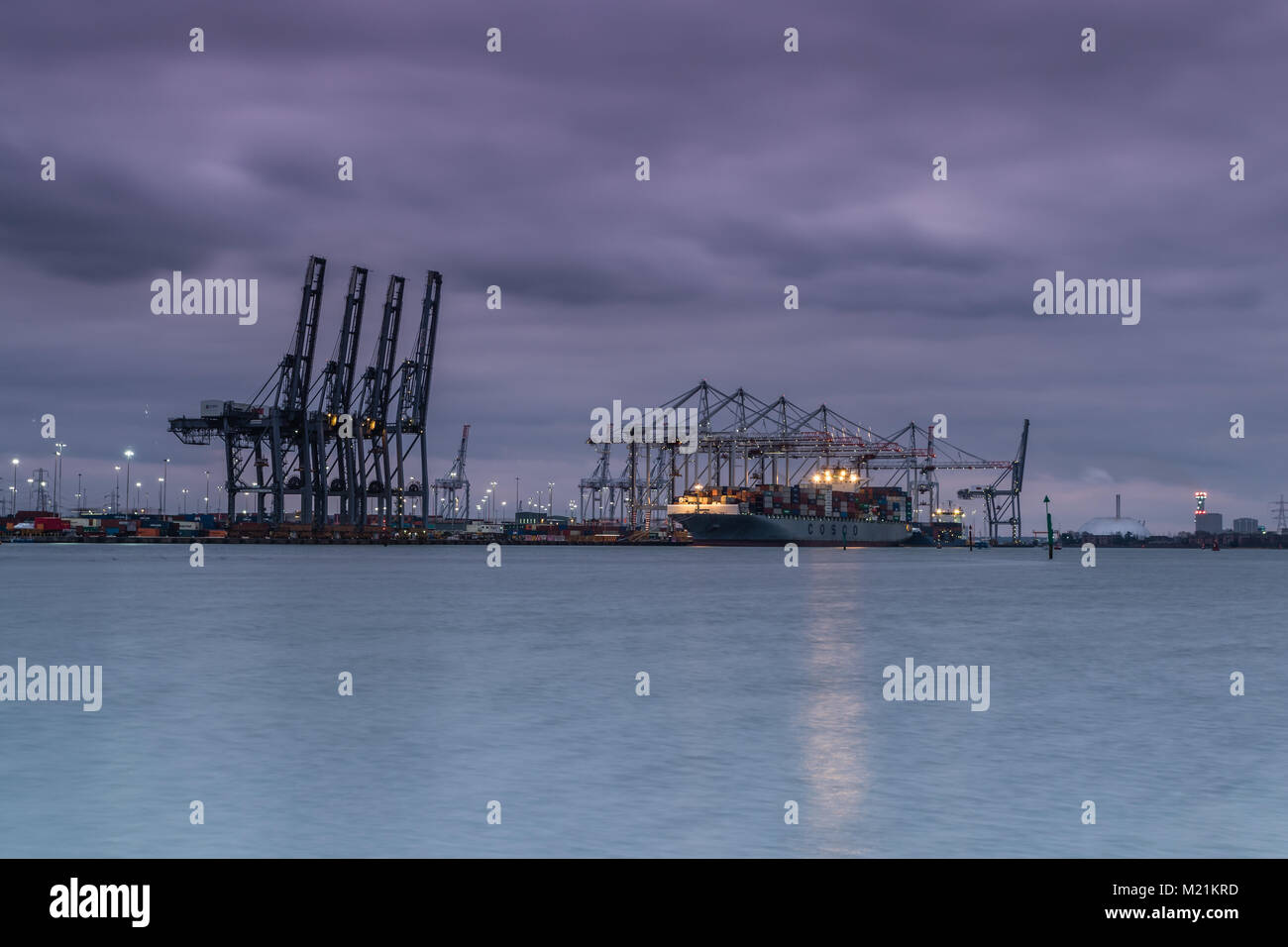 Southampton dock docks port terminal hi-res stock photography and ...