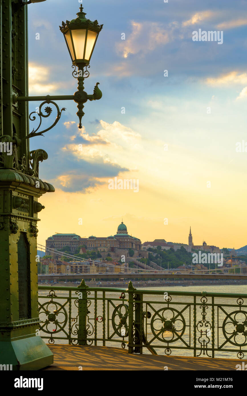 Lantern bridge hi-res stock photography and images - Alamy