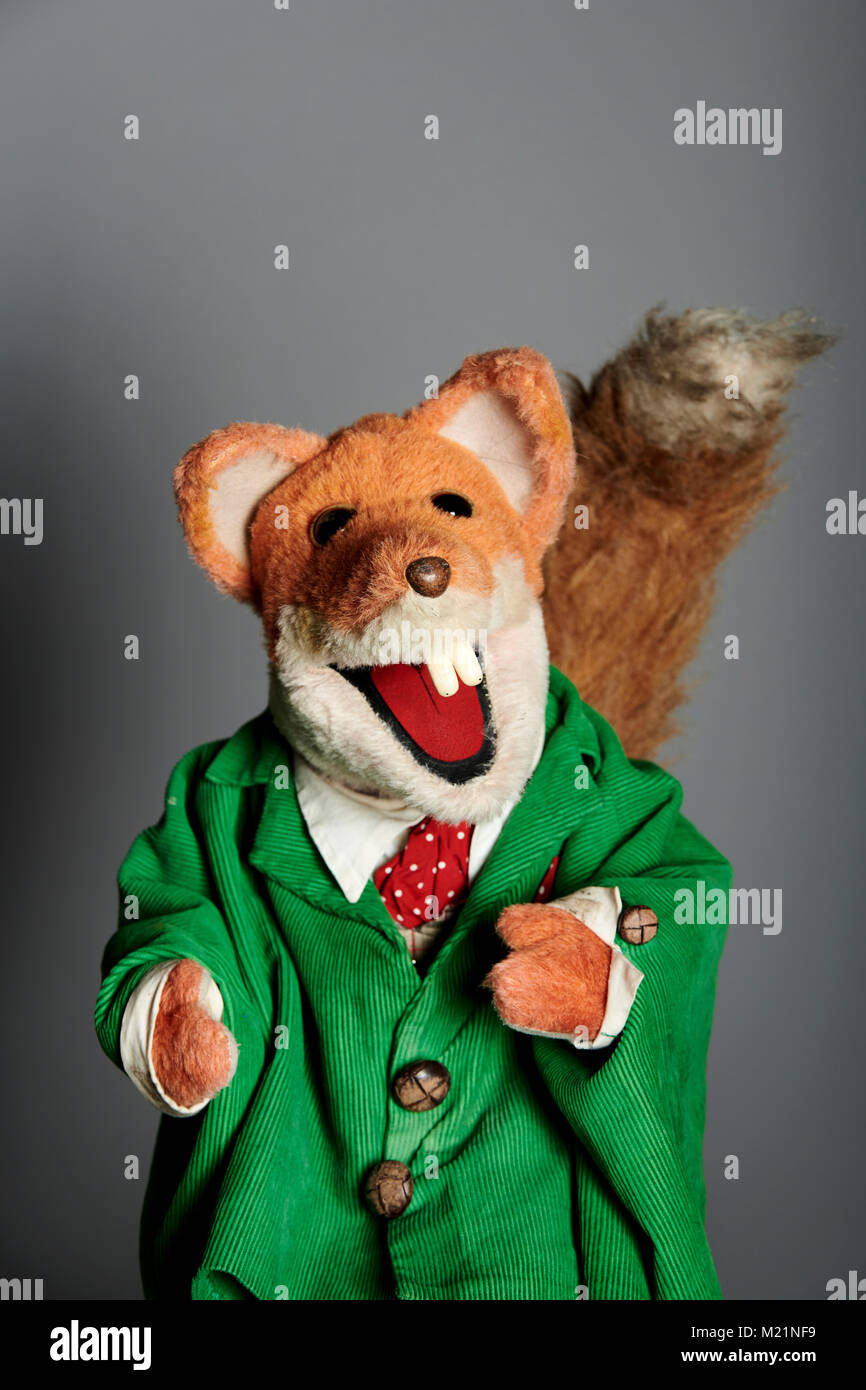 Basil brush fox hi-res stock photography and images - Alamy
