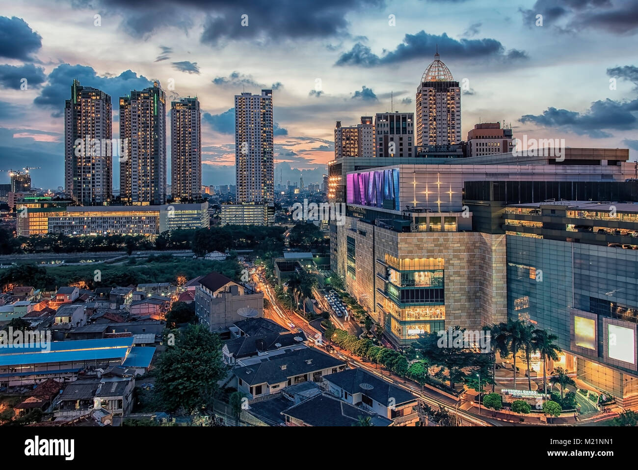 Modern city downtown hi-res stock photography and images - Alamy