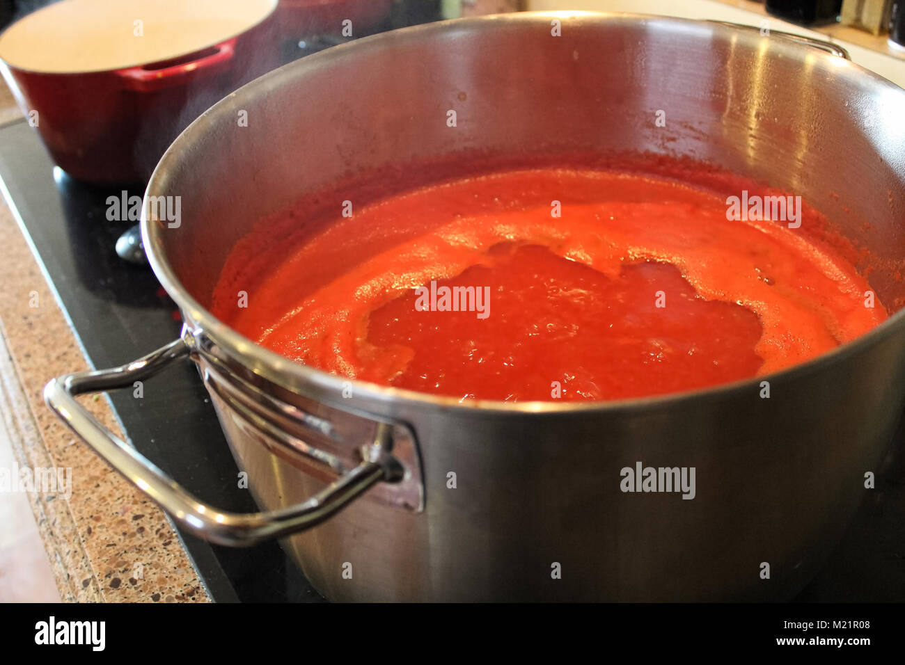 Reducing cooking hi-res stock photography and images - Alamy