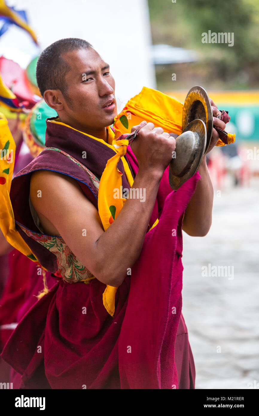 Dancer with cymbals hi-res stock photography and images - Alamy