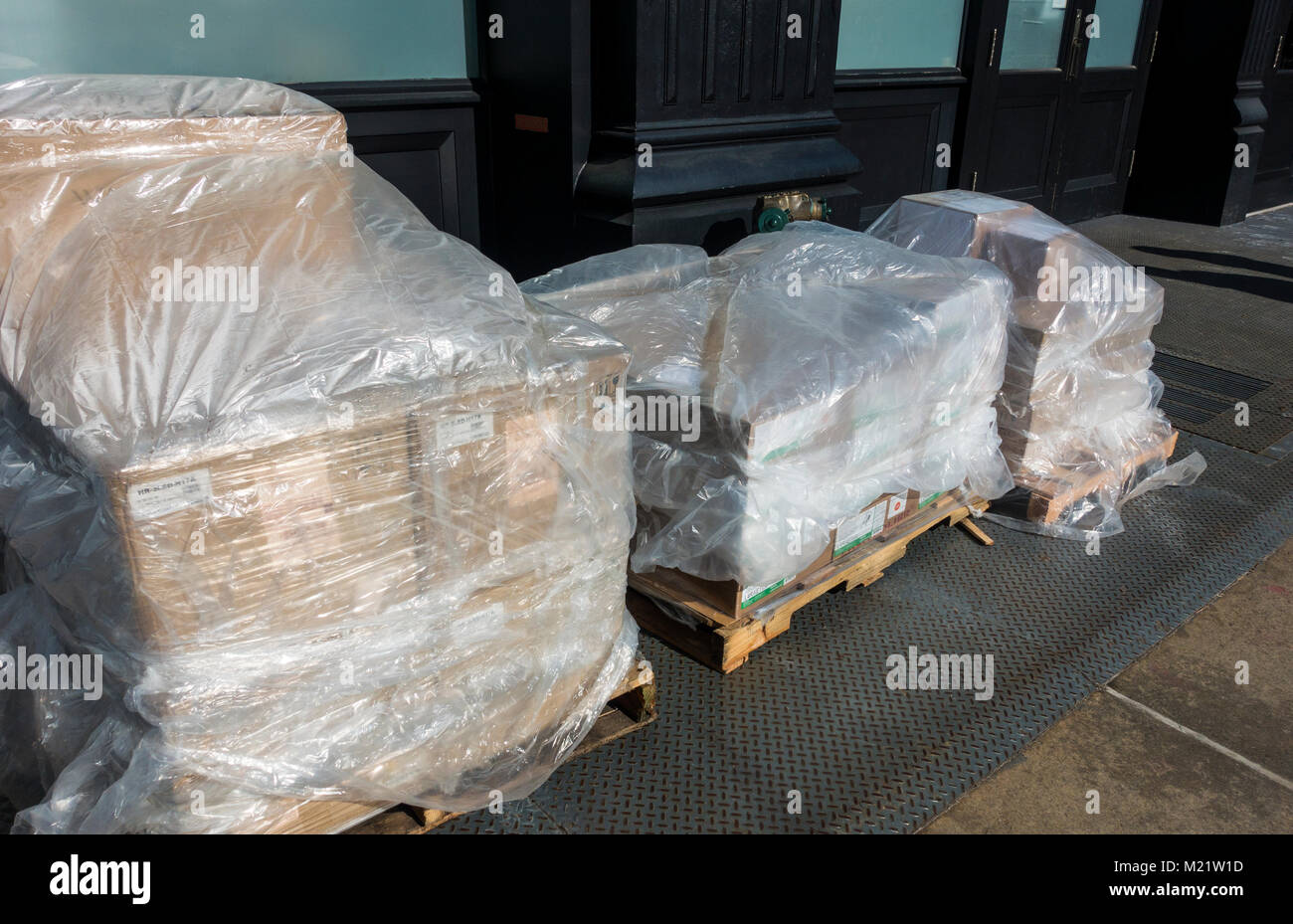 Pallets Of Wrapped High Resolution Stock Photography and Images - Alamy