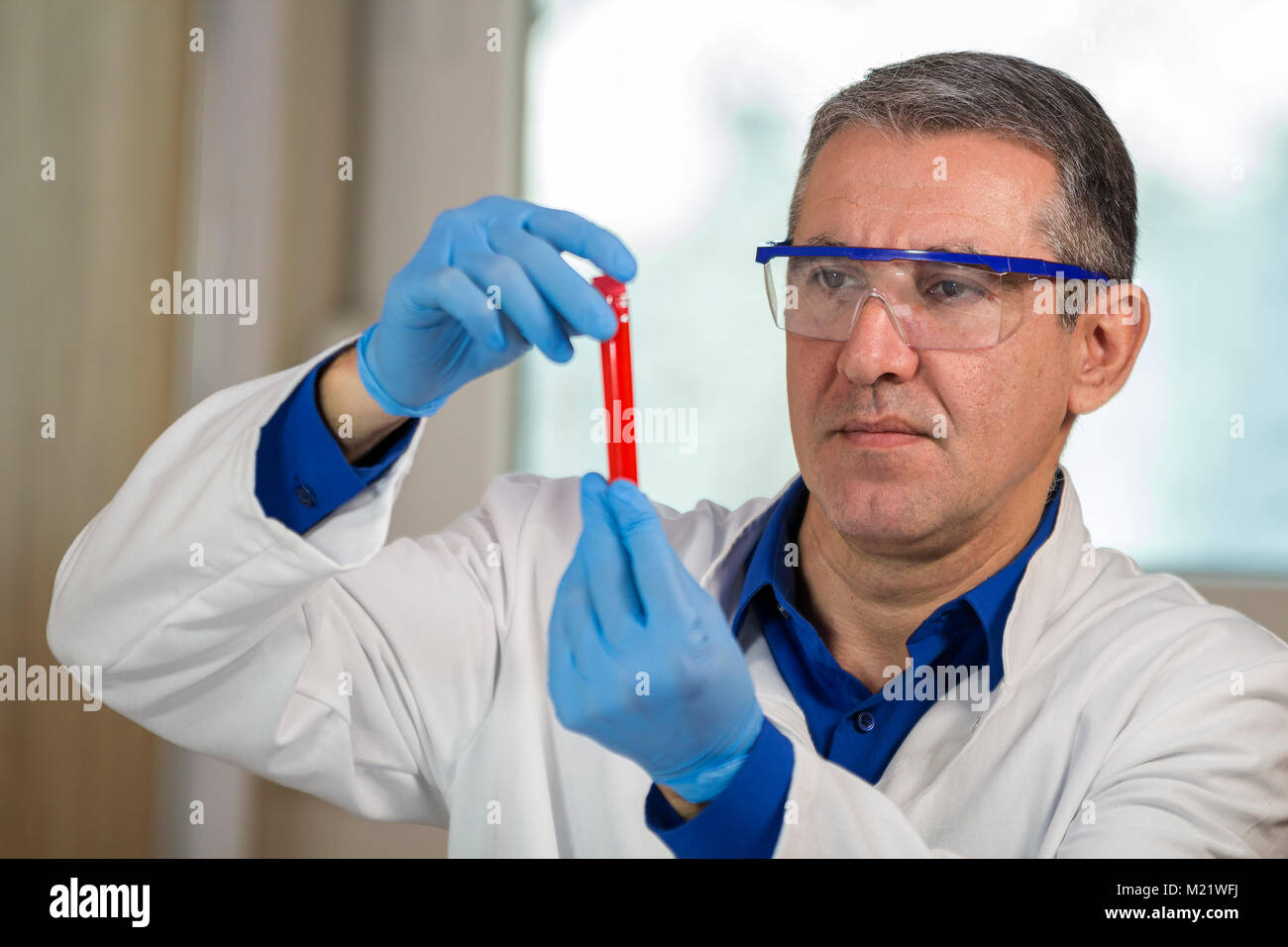 Gray scientist hi-res stock photography and images - Alamy