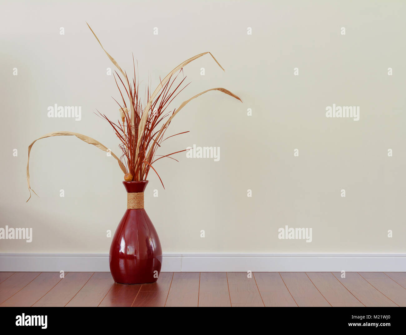 Empty interior design with vase Stock Photo - Alamy