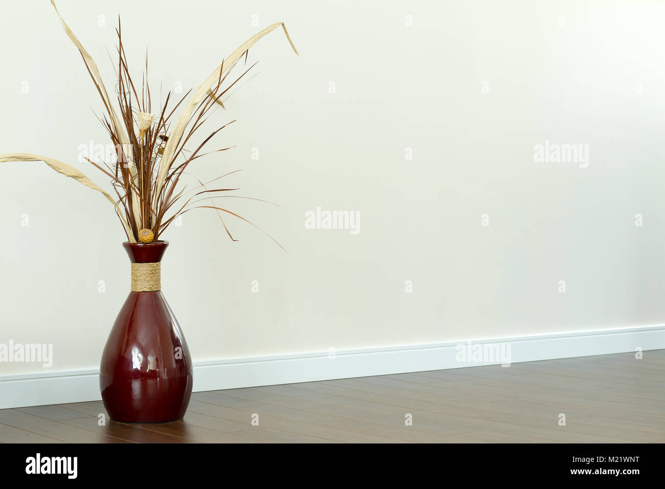 Empty interior with vase Stock Photo - Alamy
