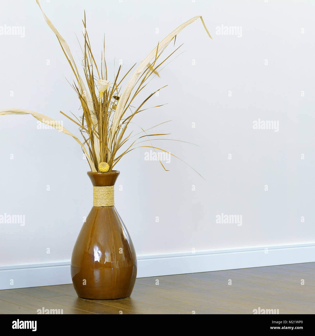 Empty brown interior hi-res stock photography and images - Alamy