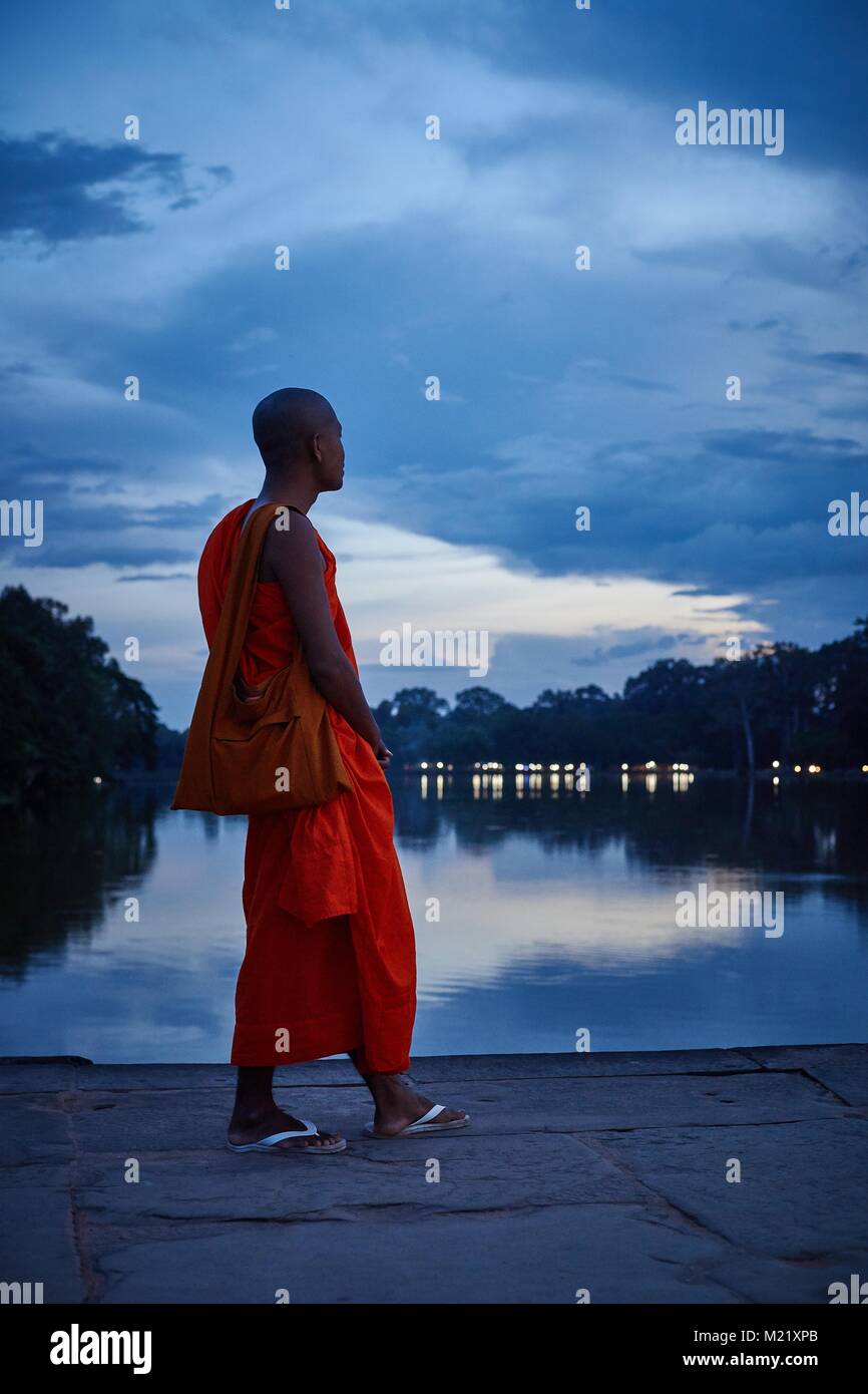 Moine monk hi-res stock photography and images - Alamy