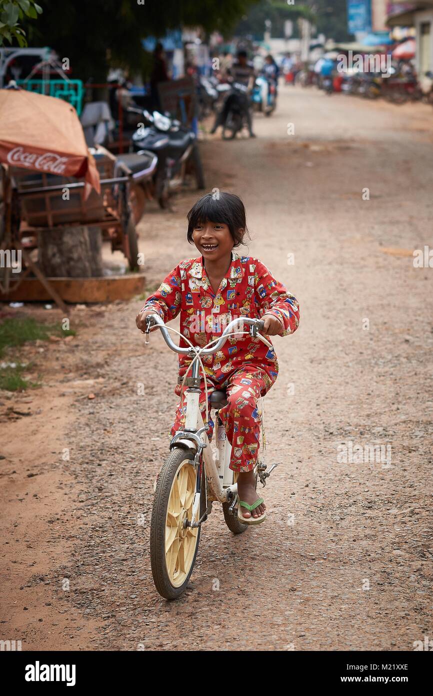 Little cambodian girl on bycicle, Krakor, Cambodia Stock Photo - Alamy Little cambodian girl on bycicle, Krakor, Cambodia Stock Photo - Alamy