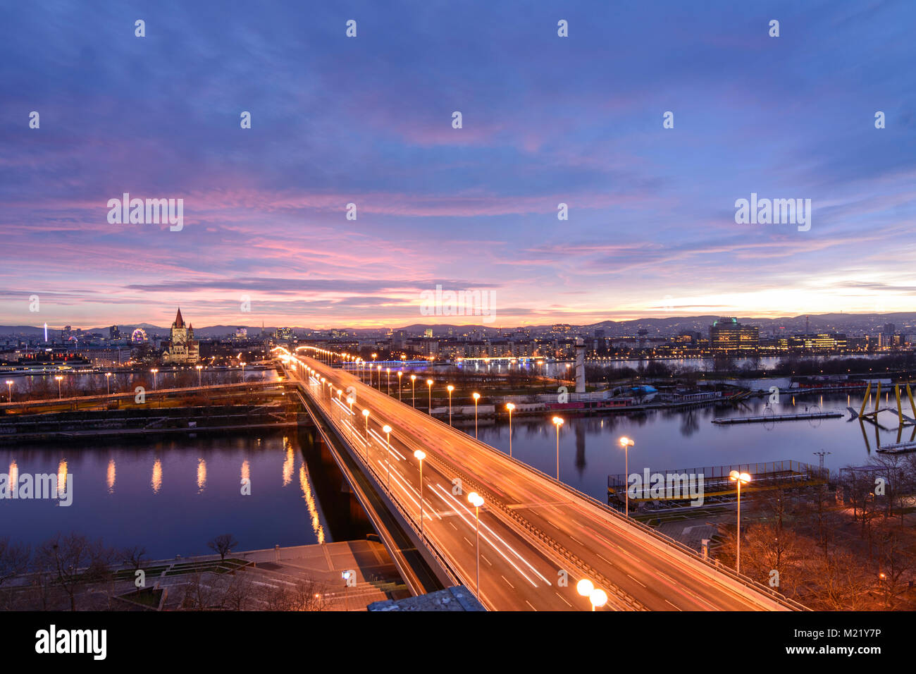 Wien, Vienna: bridge Reichsbrücke, river Neue Donau (New Danube), Donau ...