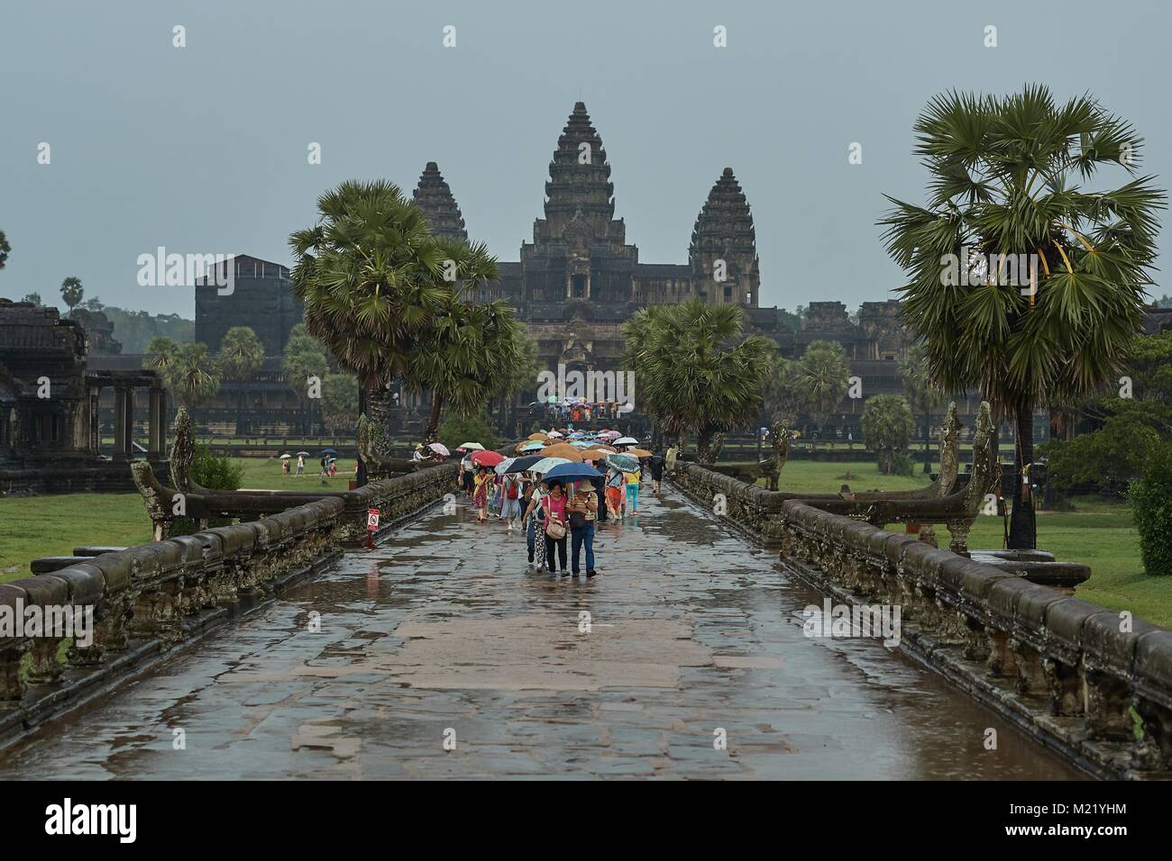 Tourist crowd at Angkor Wat, Angkor, Cambodia Stock Photo - Alamy