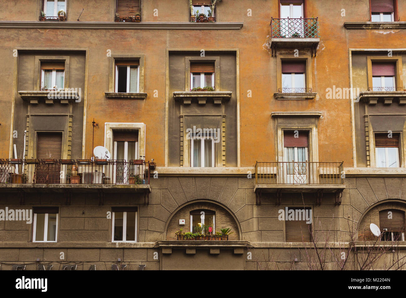 Roman windows hi-res stock photography and images - Alamy
