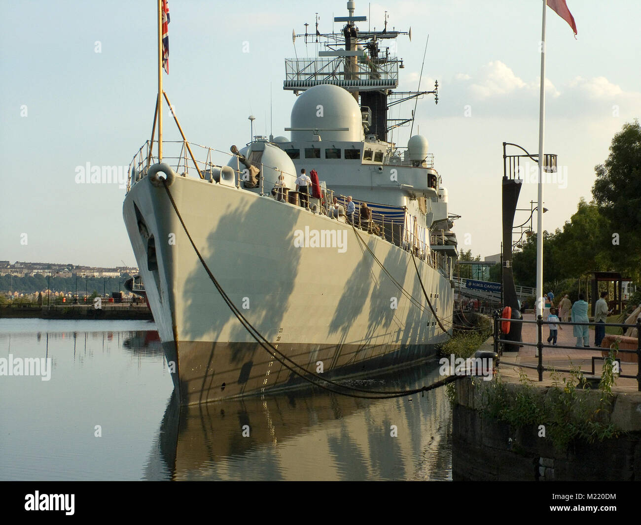 Royal navy warship hi-res stock photography and images - Alamy