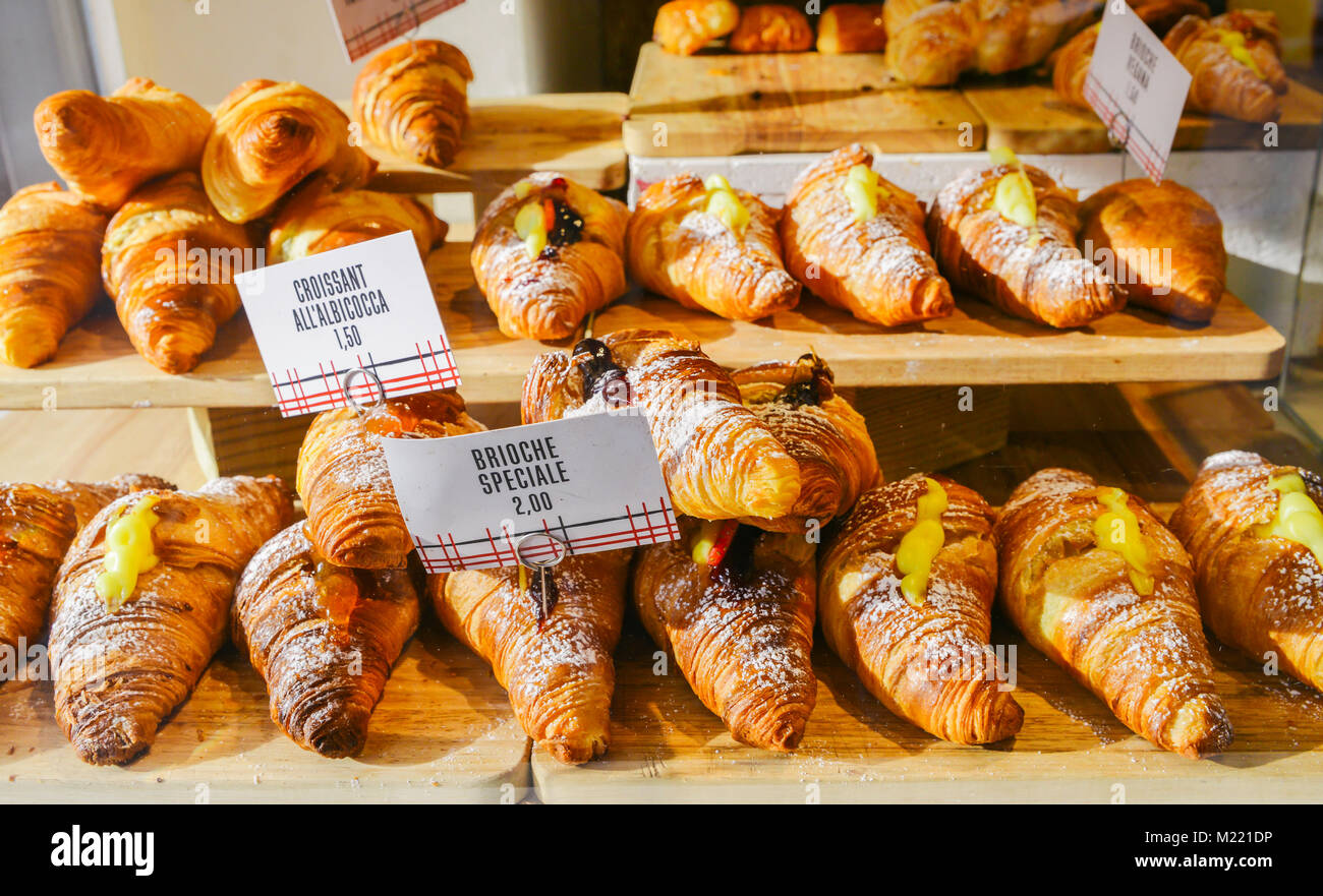 Various flavours of croissant or as in Italy their called brioche on ...