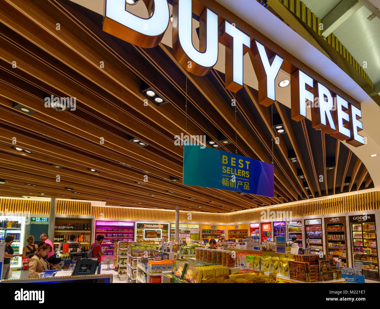 Bangkok: Suvarnabhumi Airport: terminal duty free shopping ...
