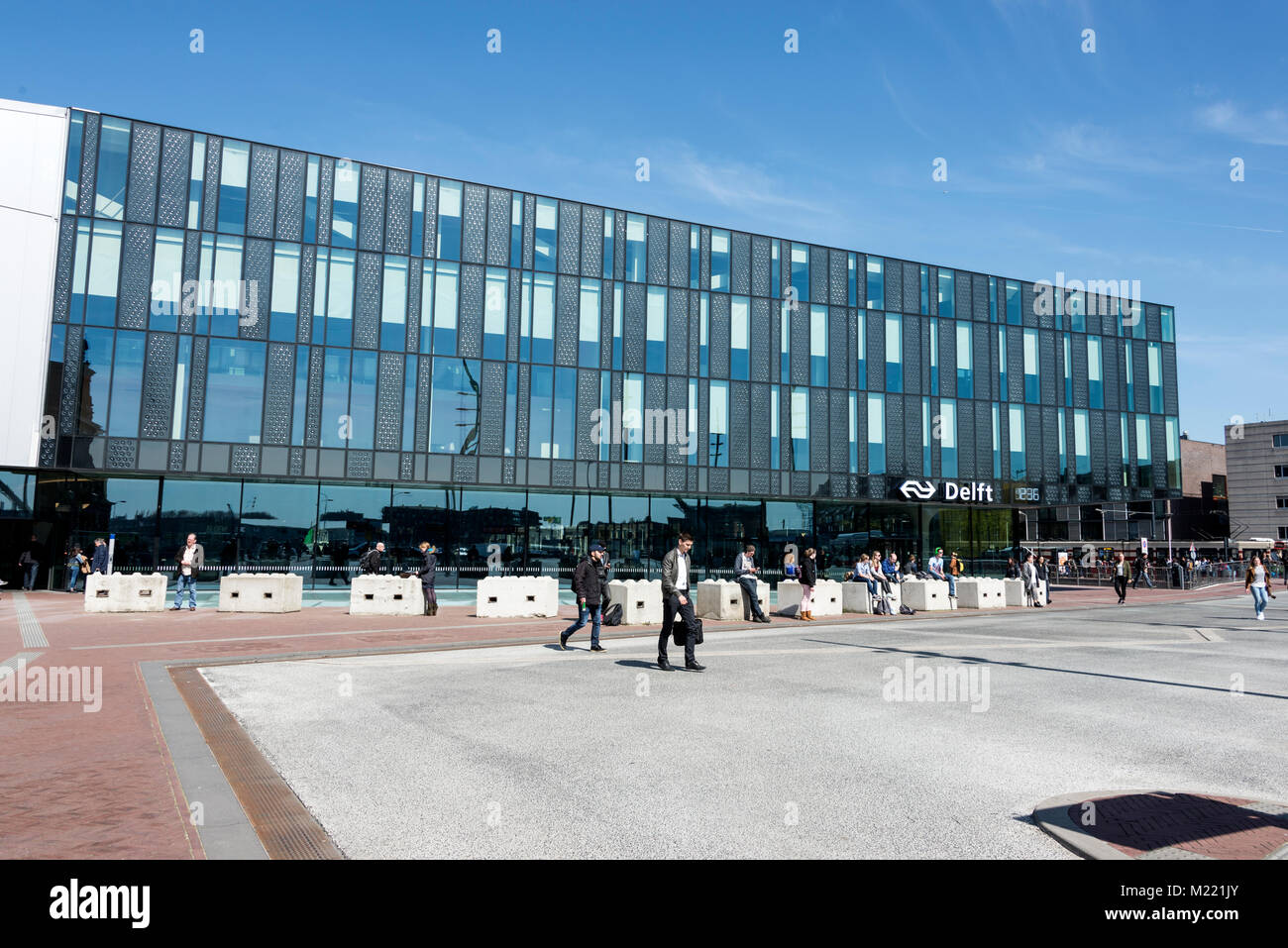 Delft rail station hi-res stock photography and images - Alamy