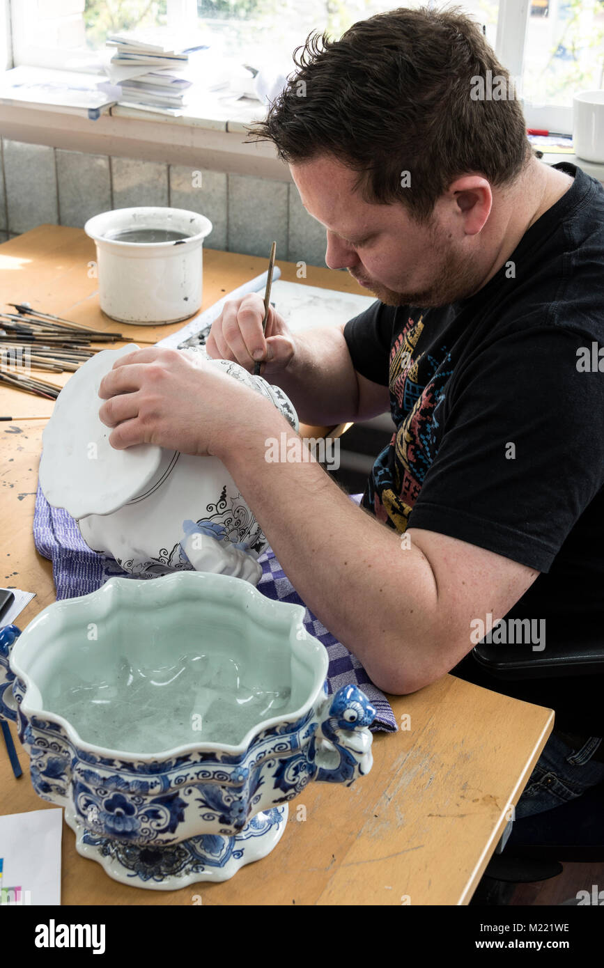 Delft aritst hi-res stock photography and images - Alamy