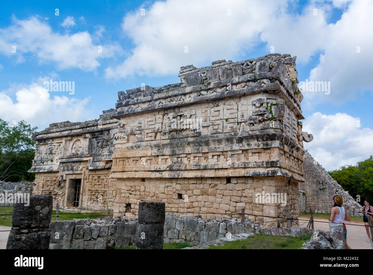 Chichen itza equinox hi-res stock photography and images - Alamy