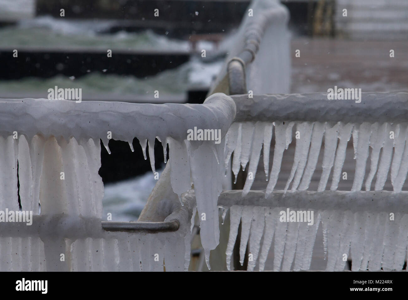 Frozen railings hi-res stock photography and images - Alamy