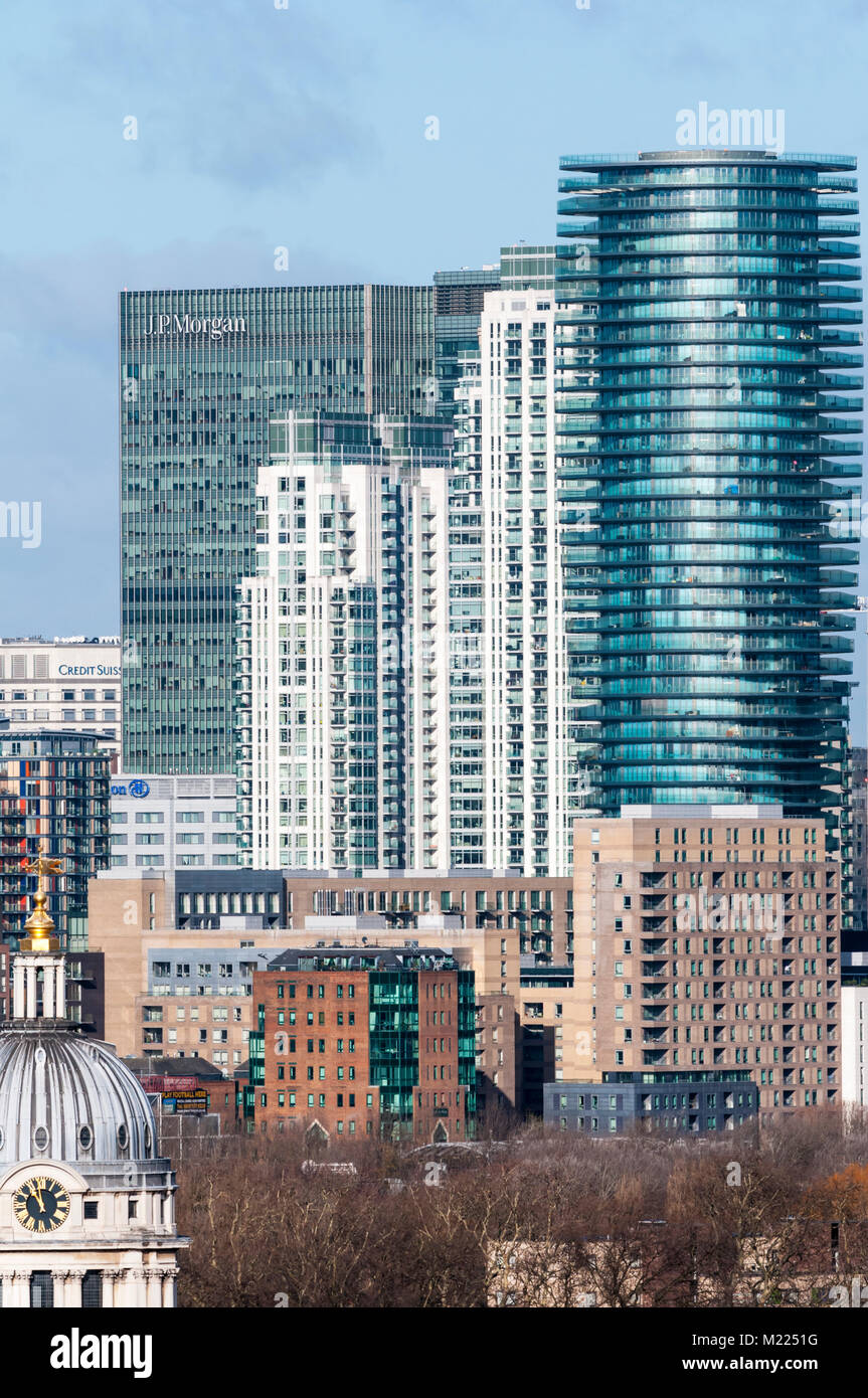 Arena Tower on the Isle of Dogs with the J P Morgan building at Canary ...