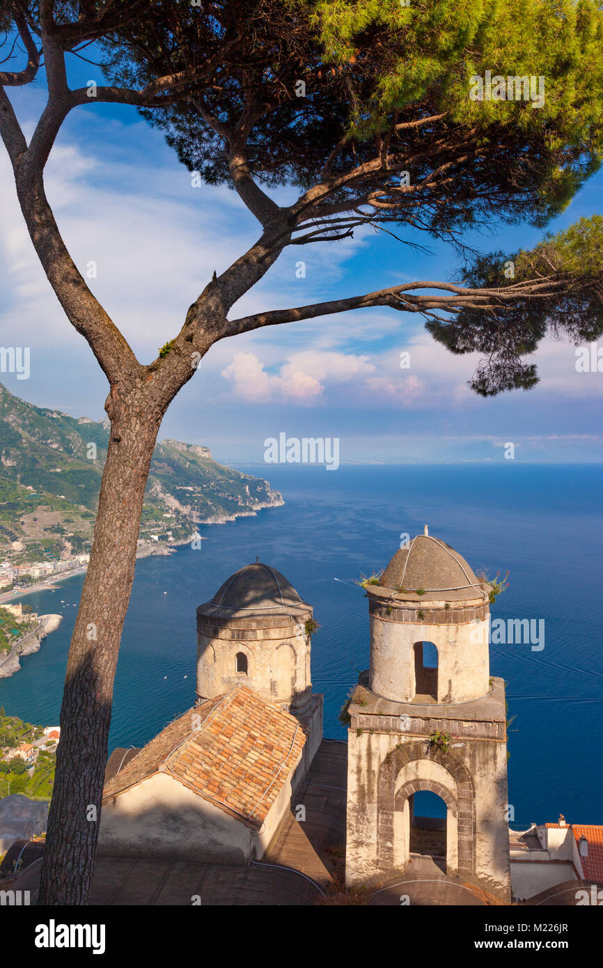 View of the Amalfi Coast from Villa Rufolo in the hilltop town of ...